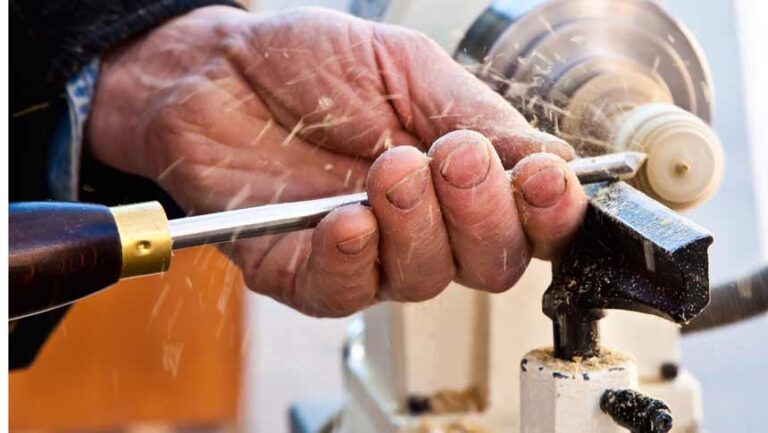 How To Use A Wood Lathe ? Tips for Beginners